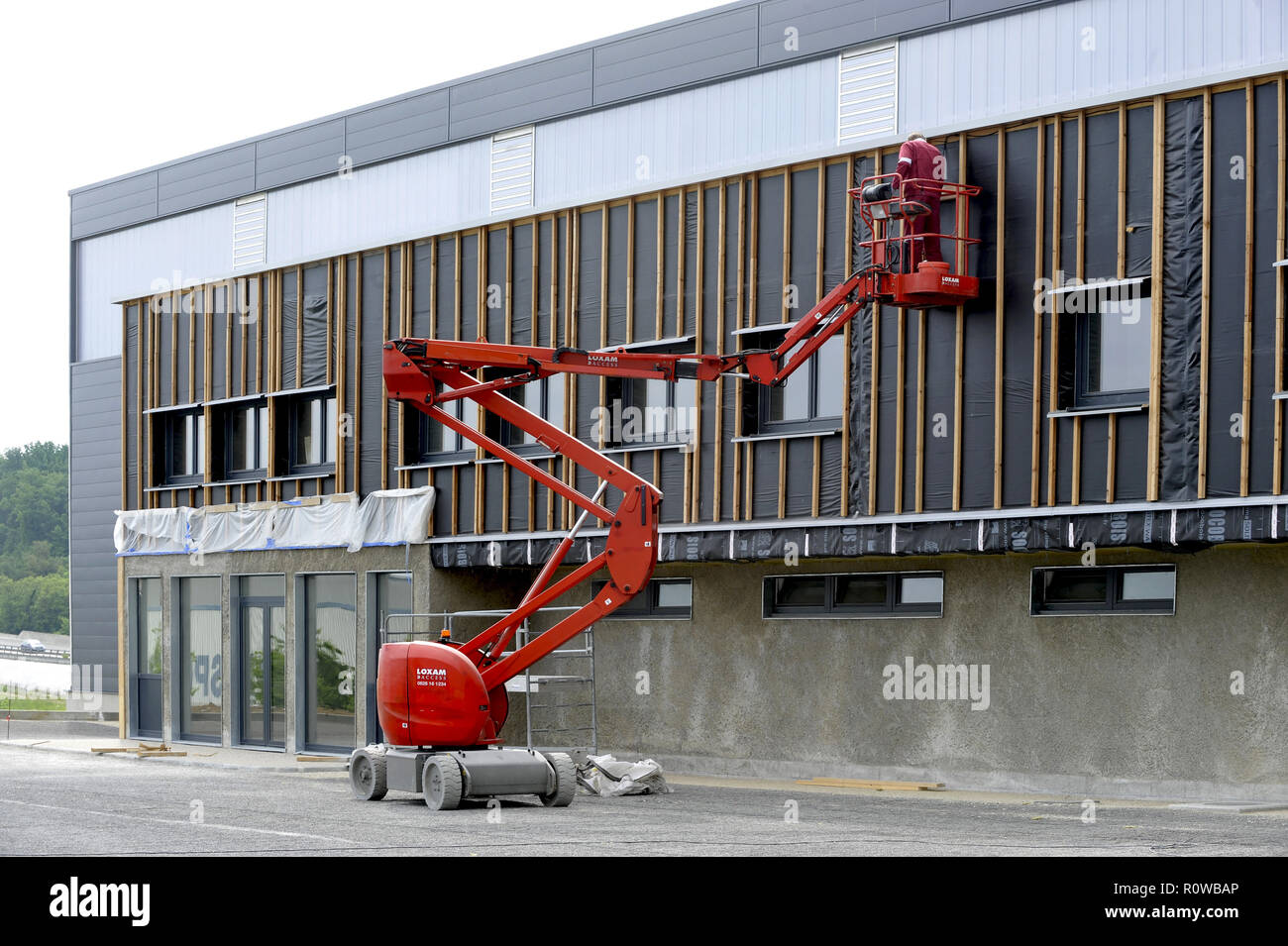 Isolation Cladding on a building - Worksite - France Stock Photo - Alamy