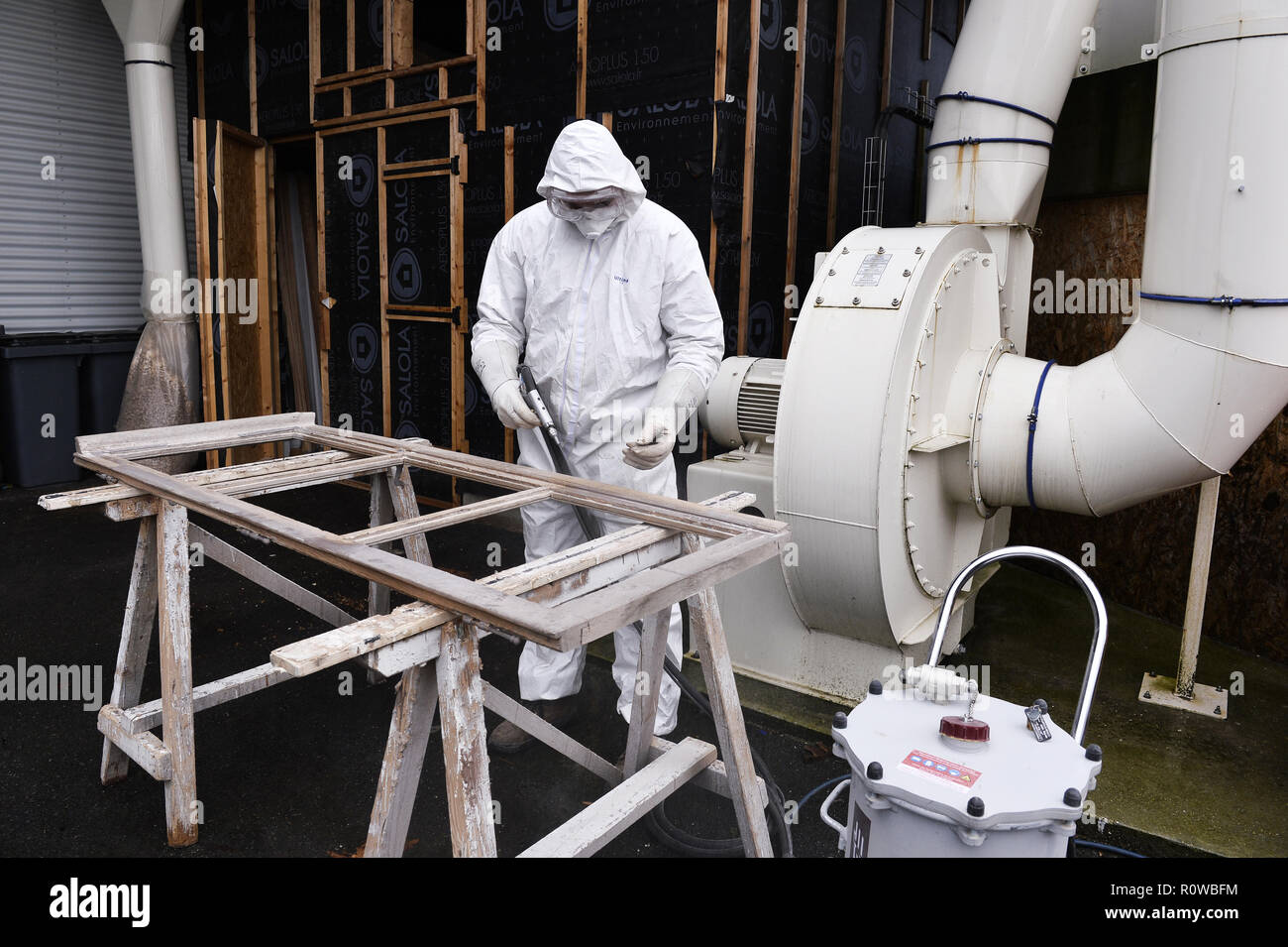 Sandblasting unit hi-res stock photography and images - Alamy