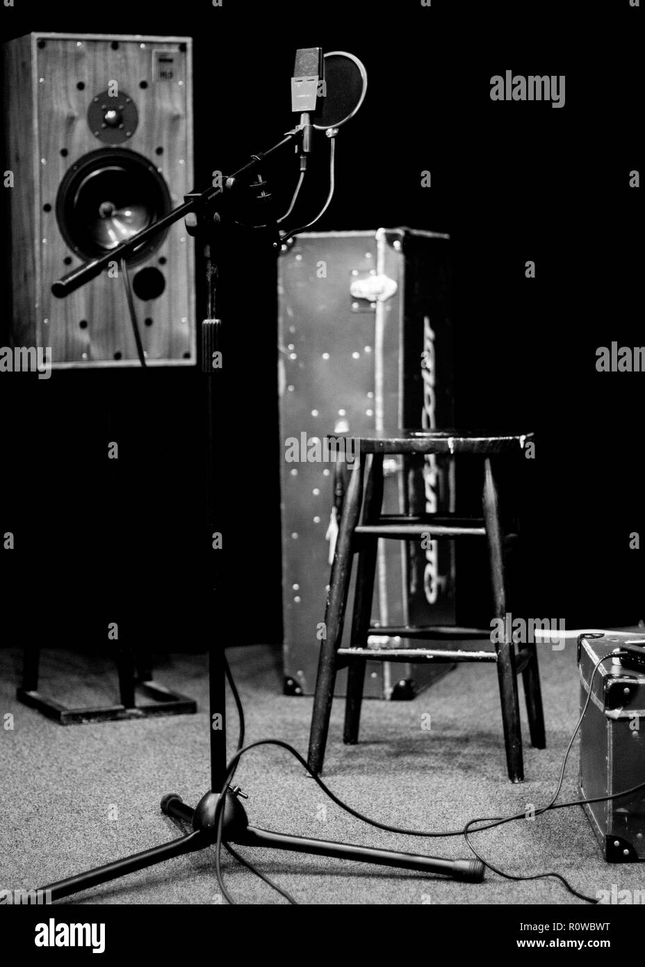 Set up mic hi-res stock photography and images - Alamy