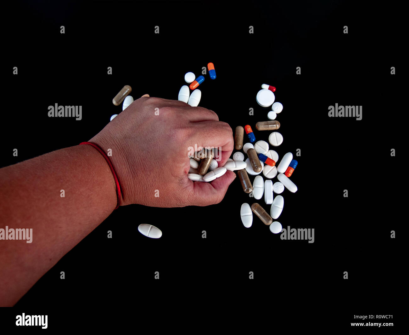 Different pill shapes and sizes hi-res stock photography and images - Alamy