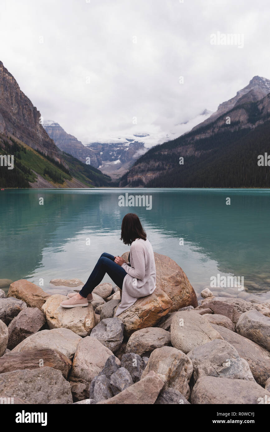 Lakeside rock hi-res stock photography and images - Alamy