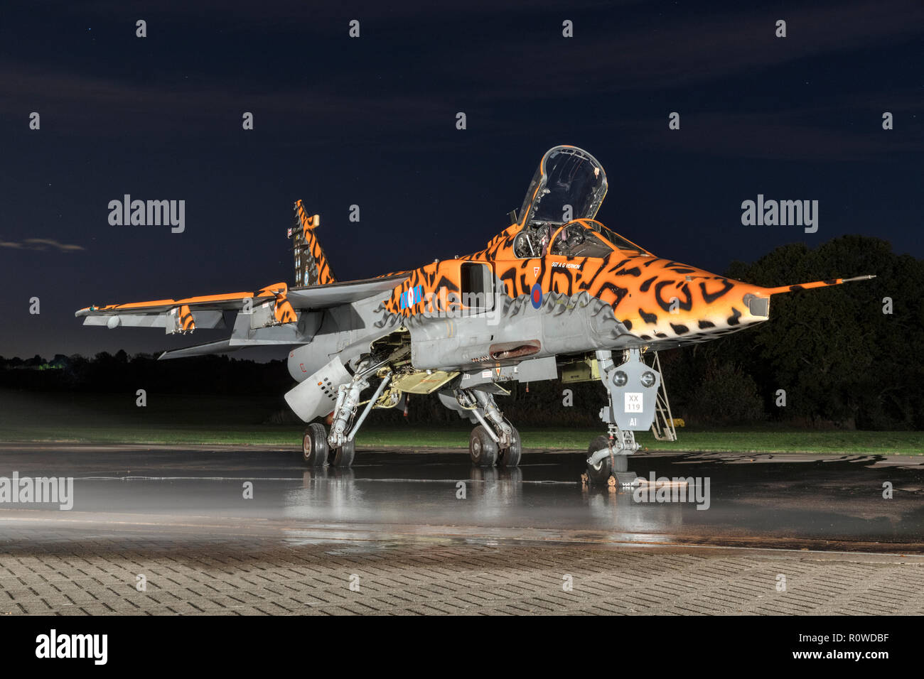 Raf jaguar aircraft hi-res stock photography and images - Alamy