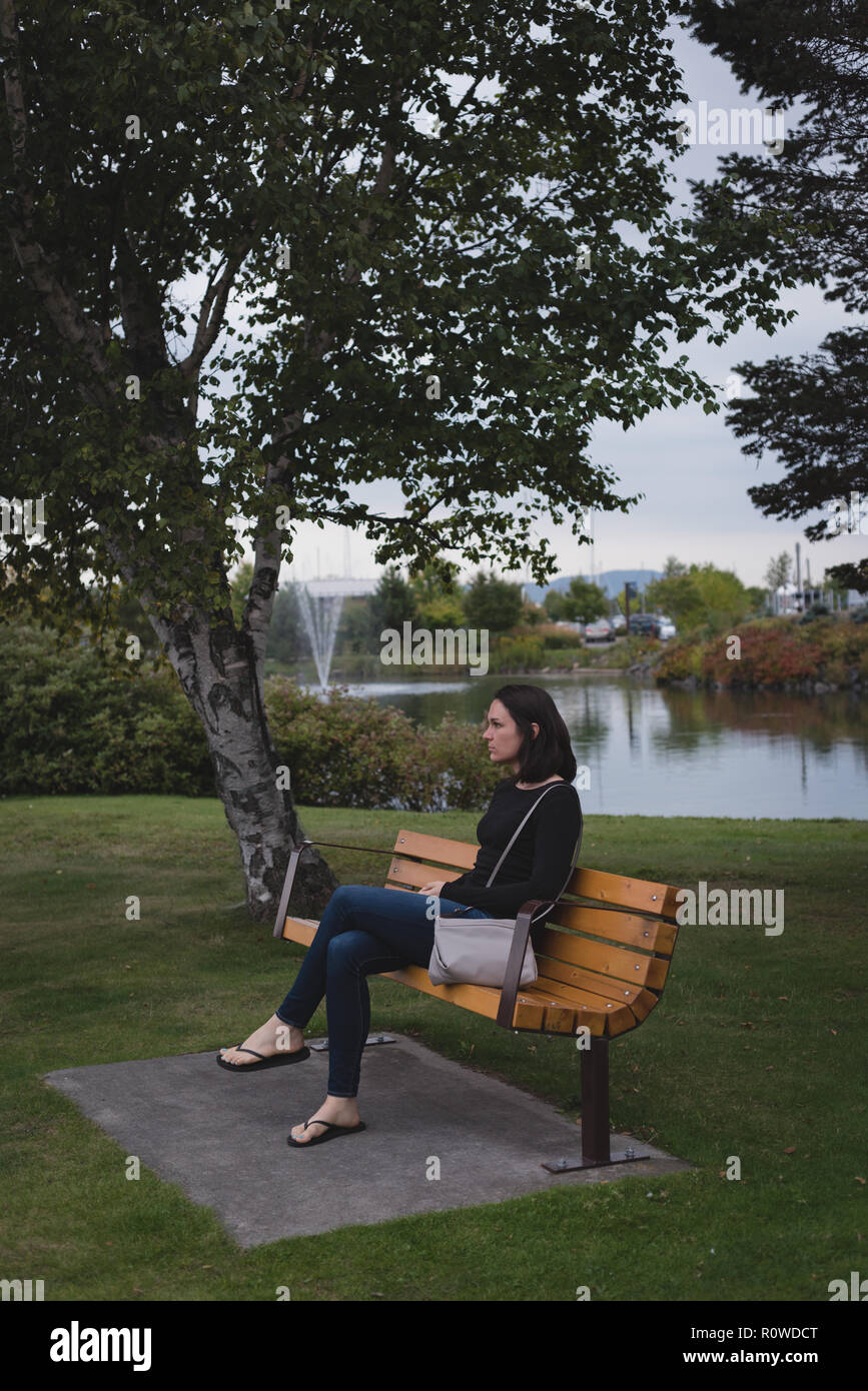 Riverside bench hi-res stock photography and images - Alamy