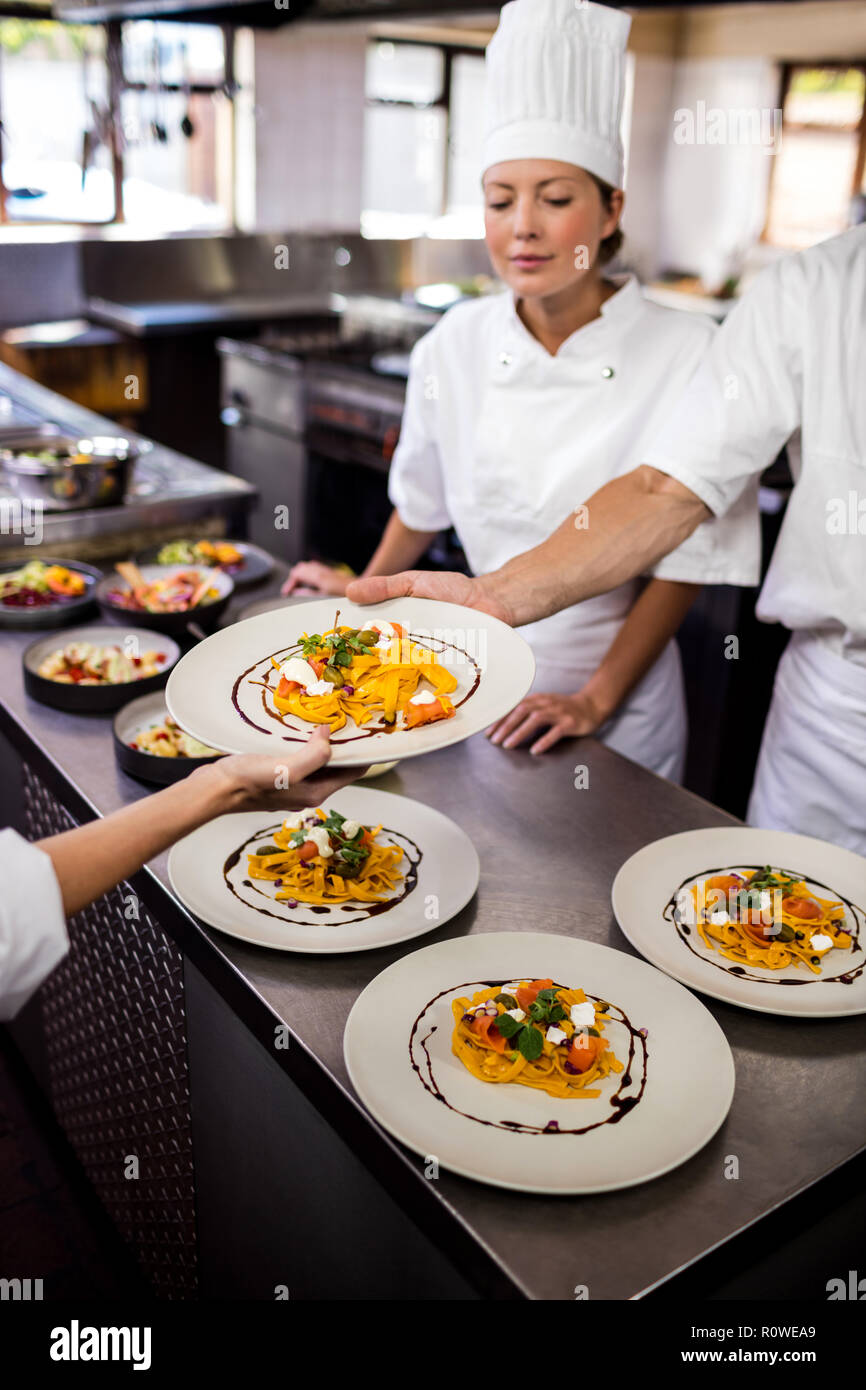 Chefs white hi-res stock photography and images - Alamy