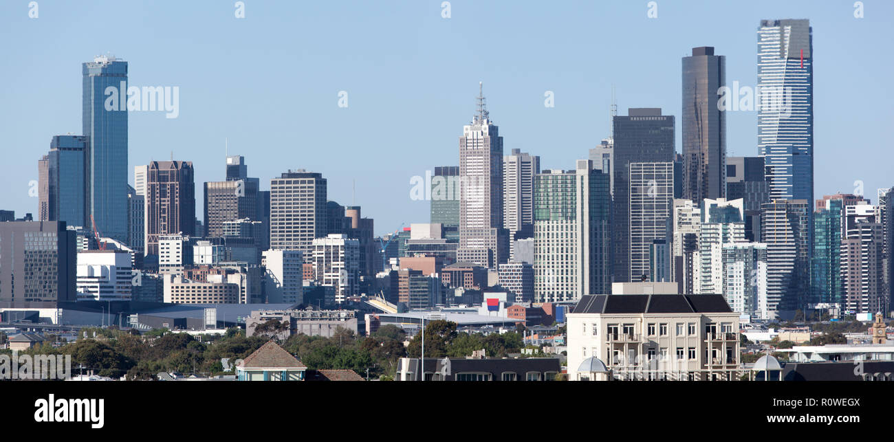 The panoramic view of Melbourne downtown skyscrapers (Victoria ...