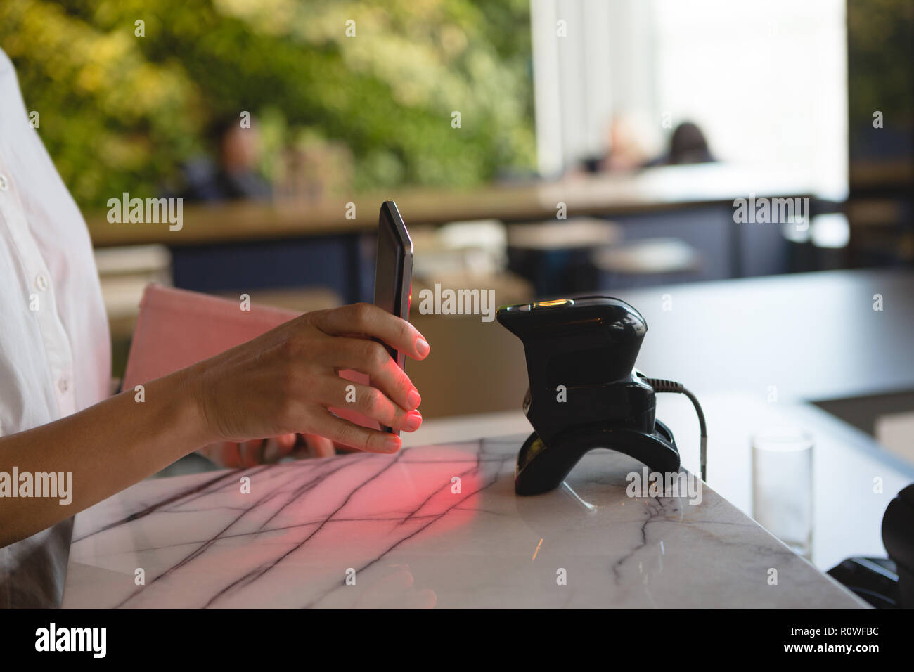 Technology counter hi-res stock photography and images - Alamy