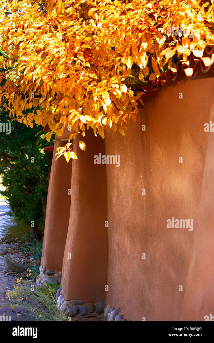 Adobe road hi-res stock photography and images - Alamy