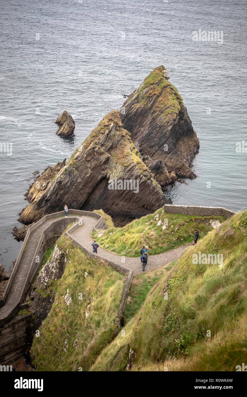 Dunquin pier hi-res stock photography and images - Alamy