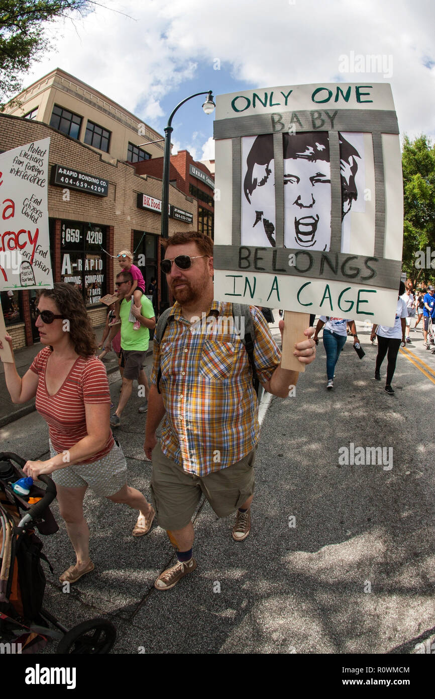 Donald trump behind bars hi-res stock photography and images - Alamy