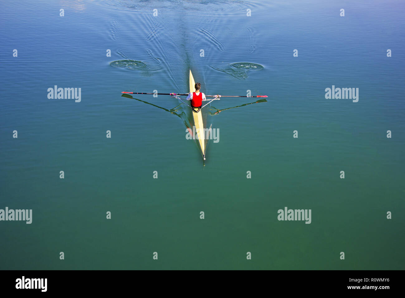 Single Scull Canoe High Resolution Stock Photography and Images - Alamy