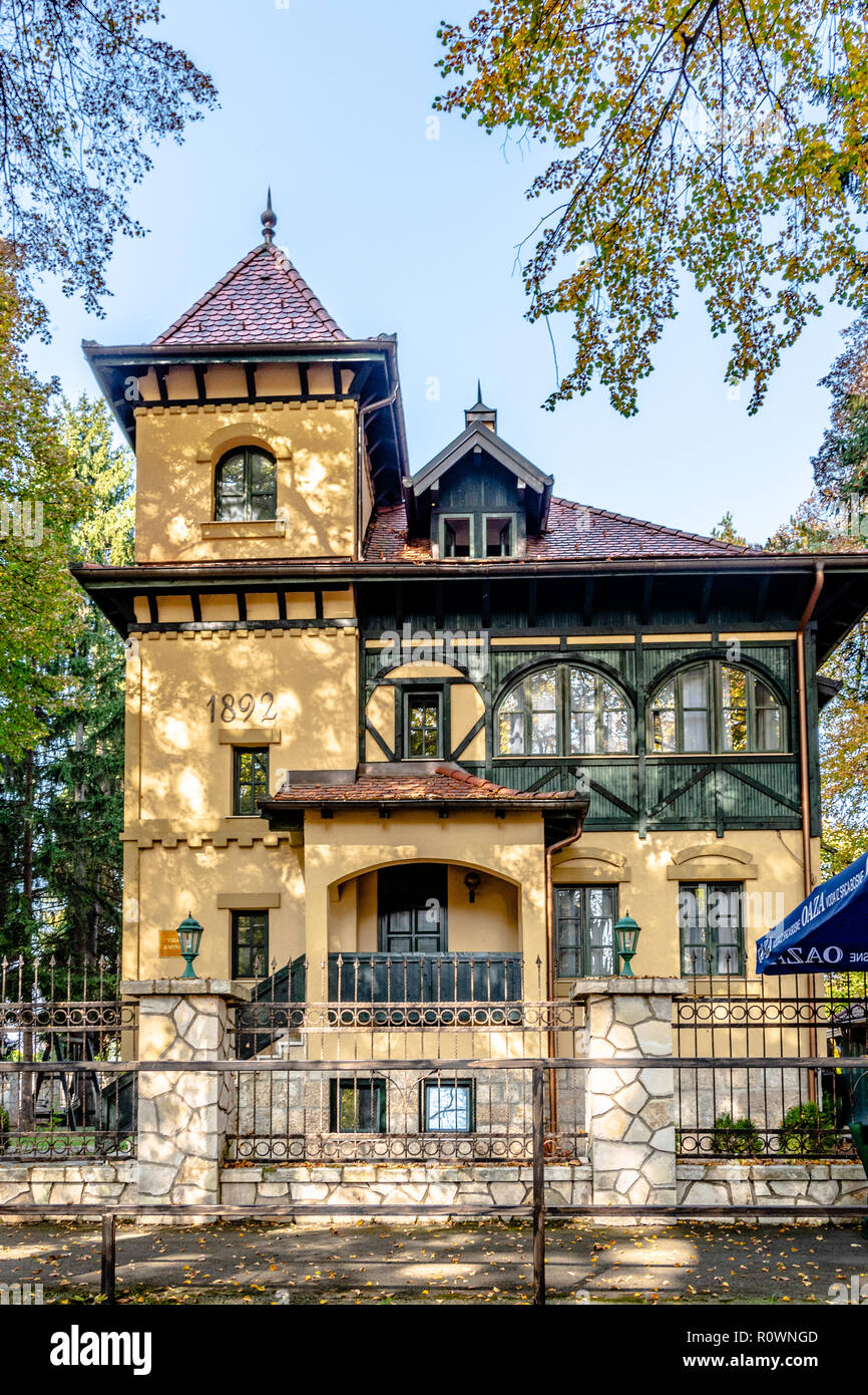 Restaurant cenga hi-res stock photography and images - Alamy