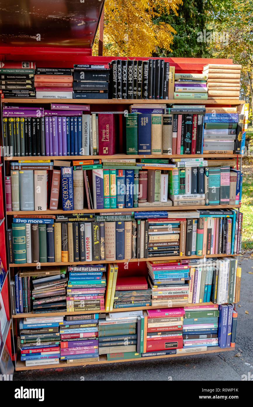 Bookstore Showcase High Resolution Stock Photography and Images - Alamy