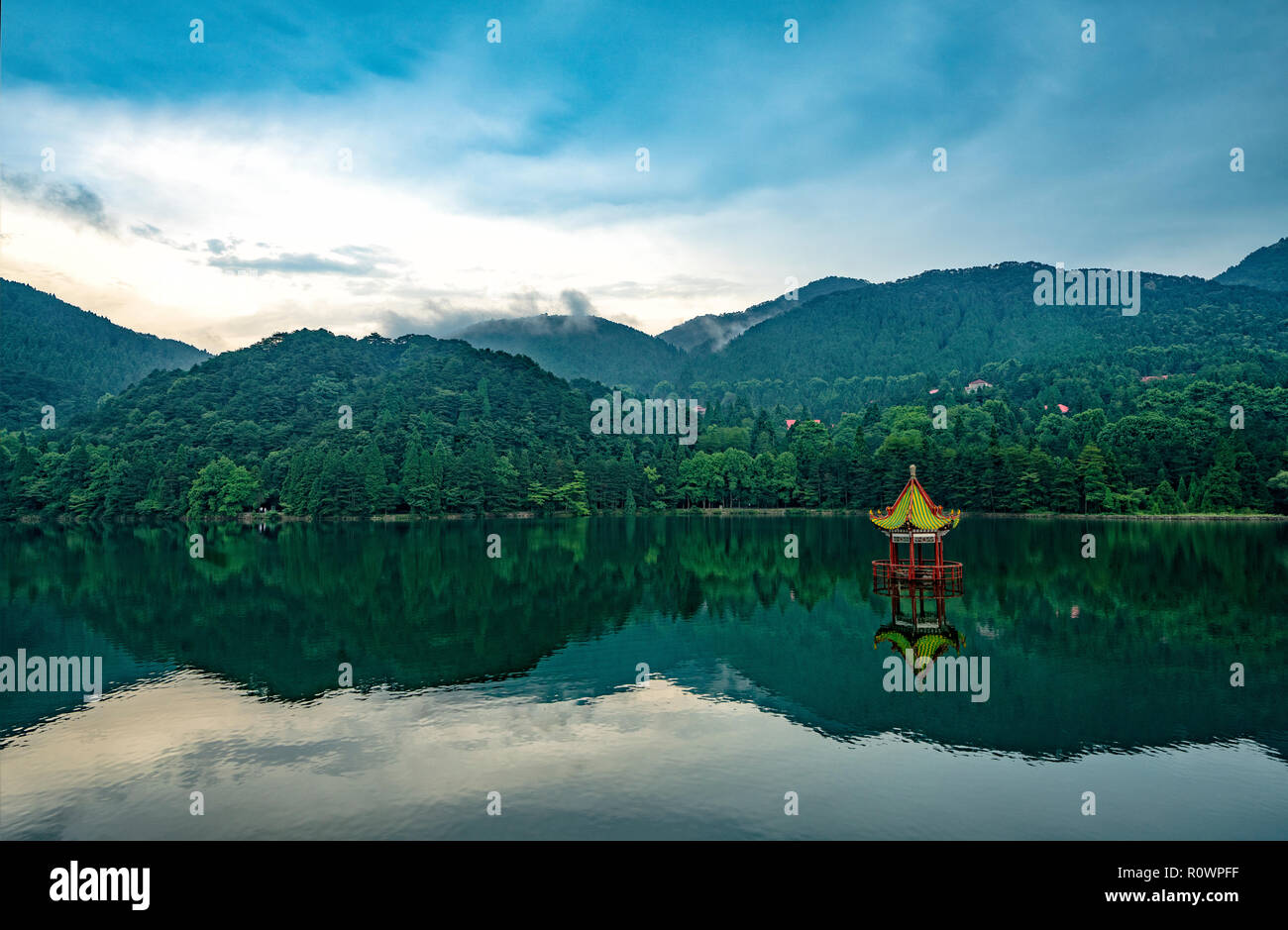 Lake Lulin. Lushan, China Stock Photo - Alamy