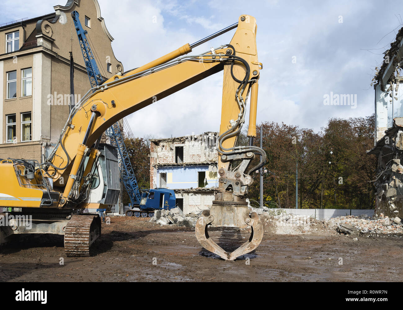 Abbrucharbeiten hi-res stock photography and images - Alamy