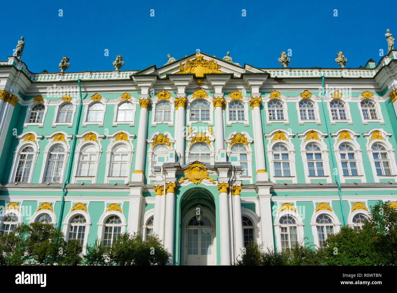 Hermitage museum st petersburg exterior hi-res stock photography and ...