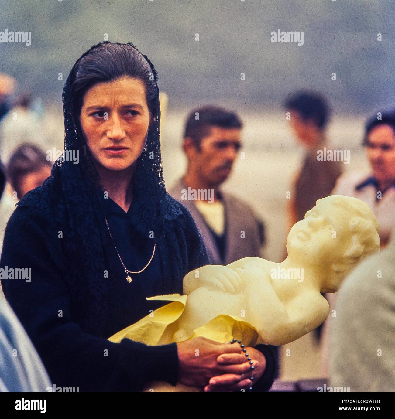 Fatima portugal offerings hi-res stock photography and images - Alamy