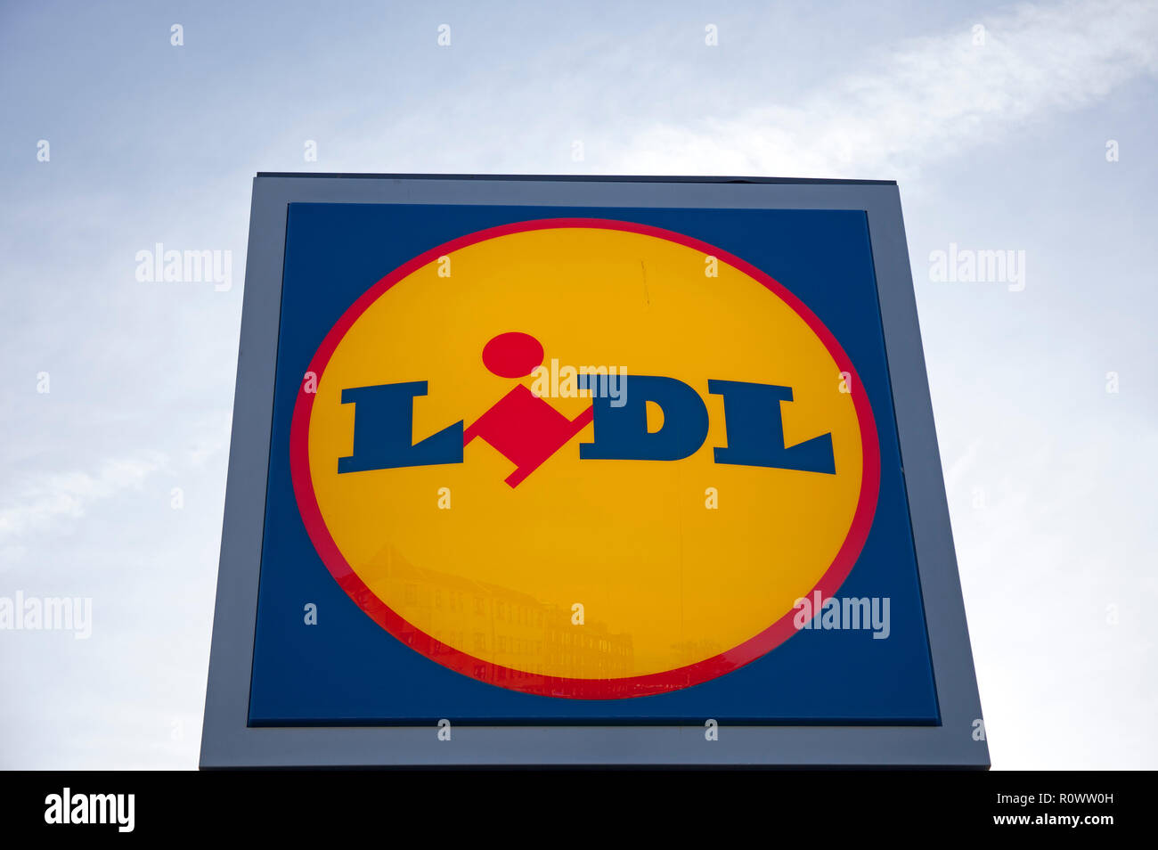 Lidl sign logo hi-res stock photography and images - Alamy