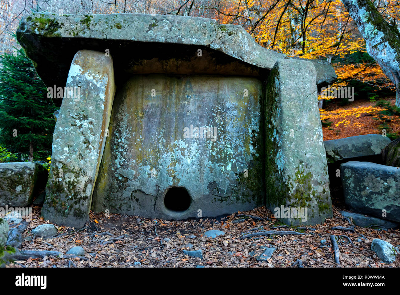 Megalithic monuments ireland hi-res stock photography and images - Alamy