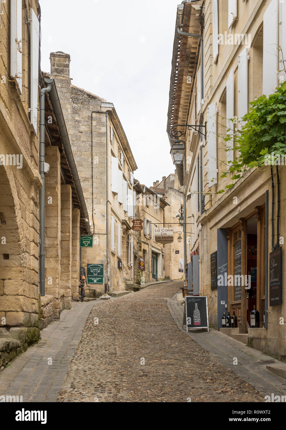 Prettiest street hi-res stock photography and images - Alamy