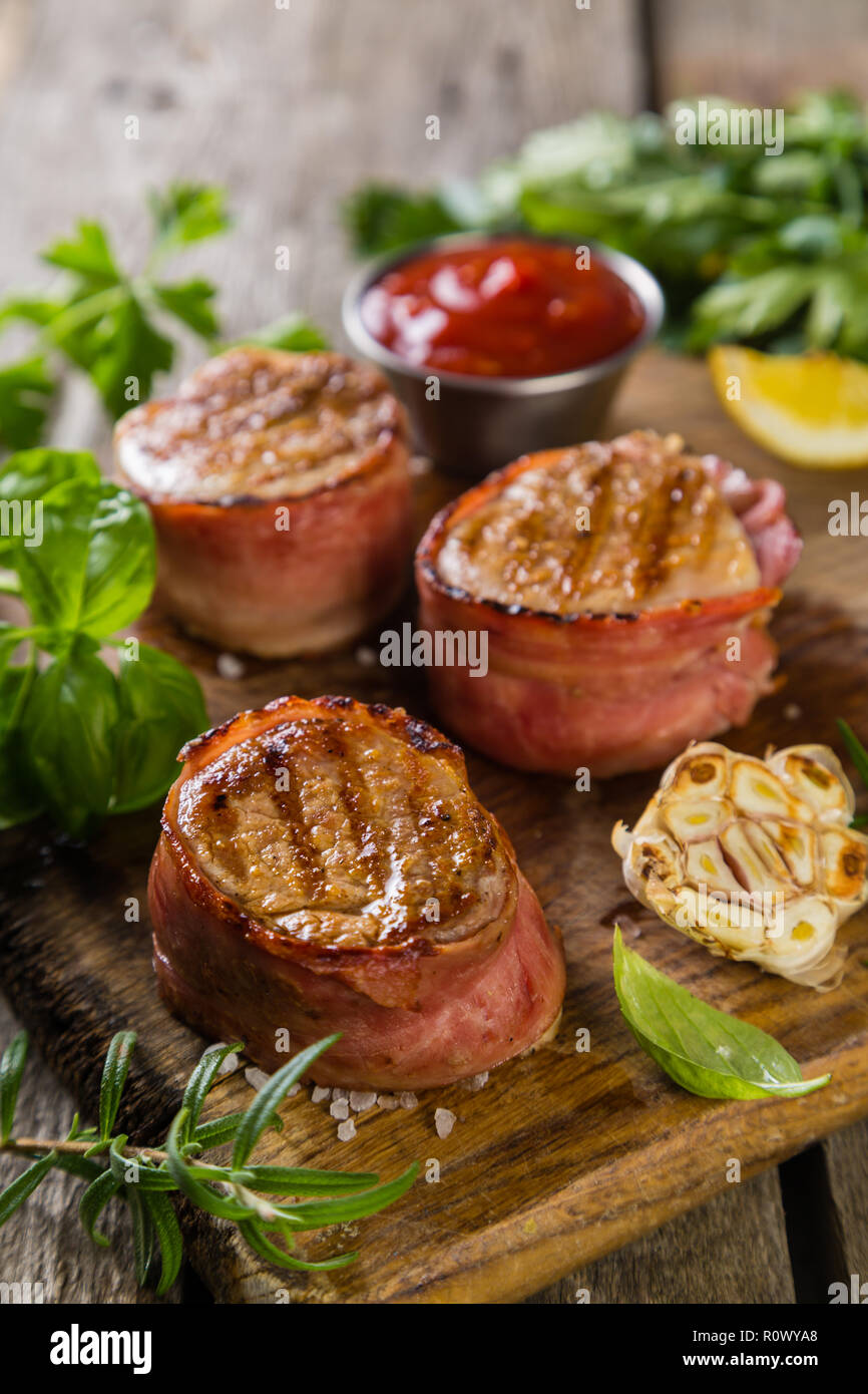 Filet mignon hi-res stock photography and images - Alamy