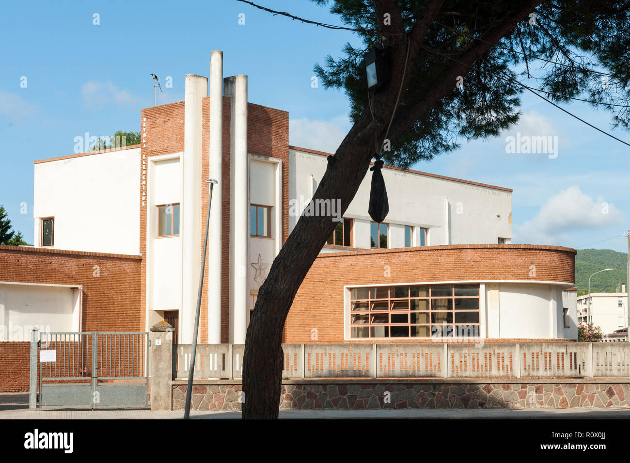 Modernist school hi-res stock photography and images - Alamy