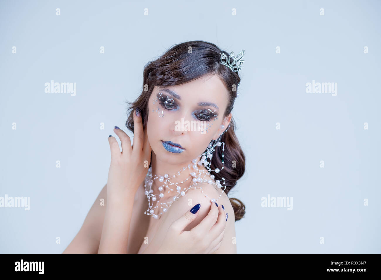 Ice queen look hi-res stock photography and images - Alamy