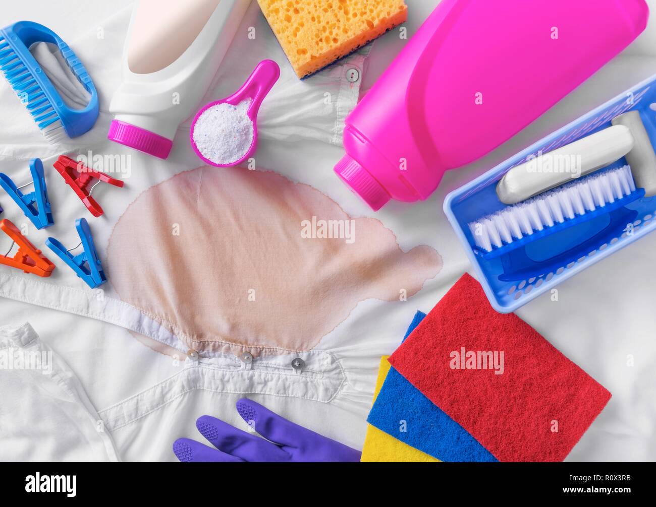 Bleach cleaning hi-res stock photography and images - Alamy