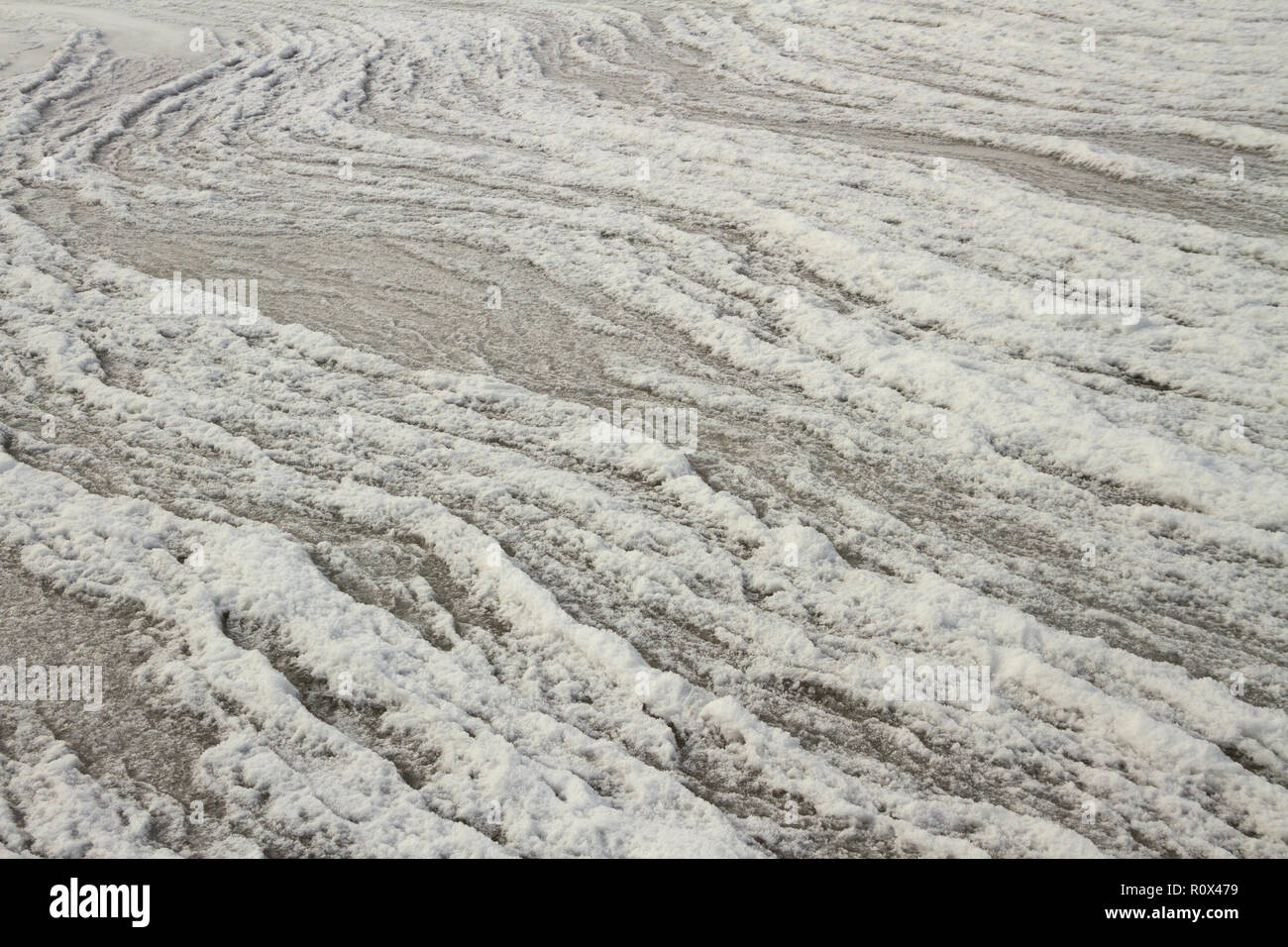 Frosty wave of sea in winter Stock Photo - Alamy