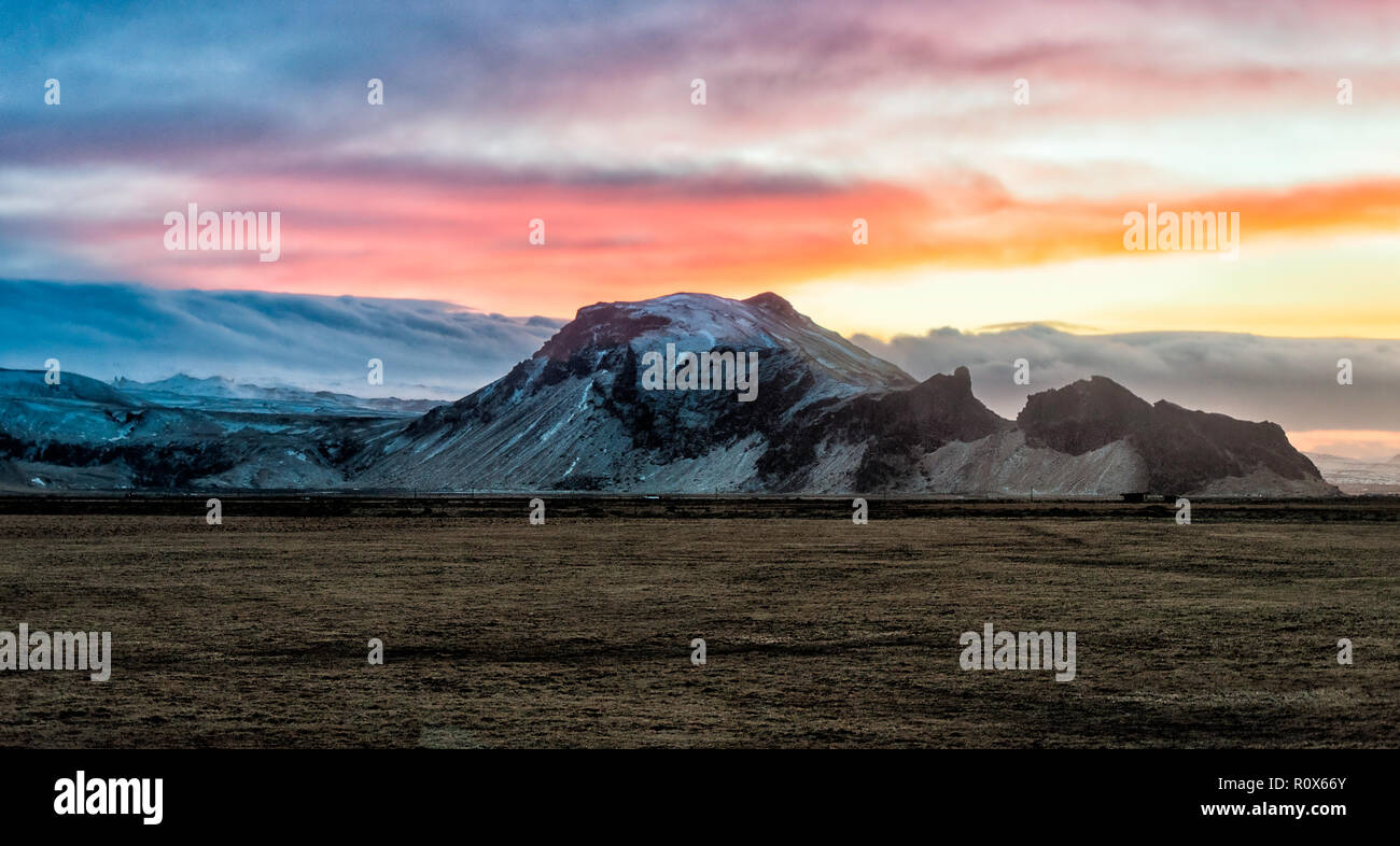 Icelandic sunrise hi-res stock photography and images - Alamy