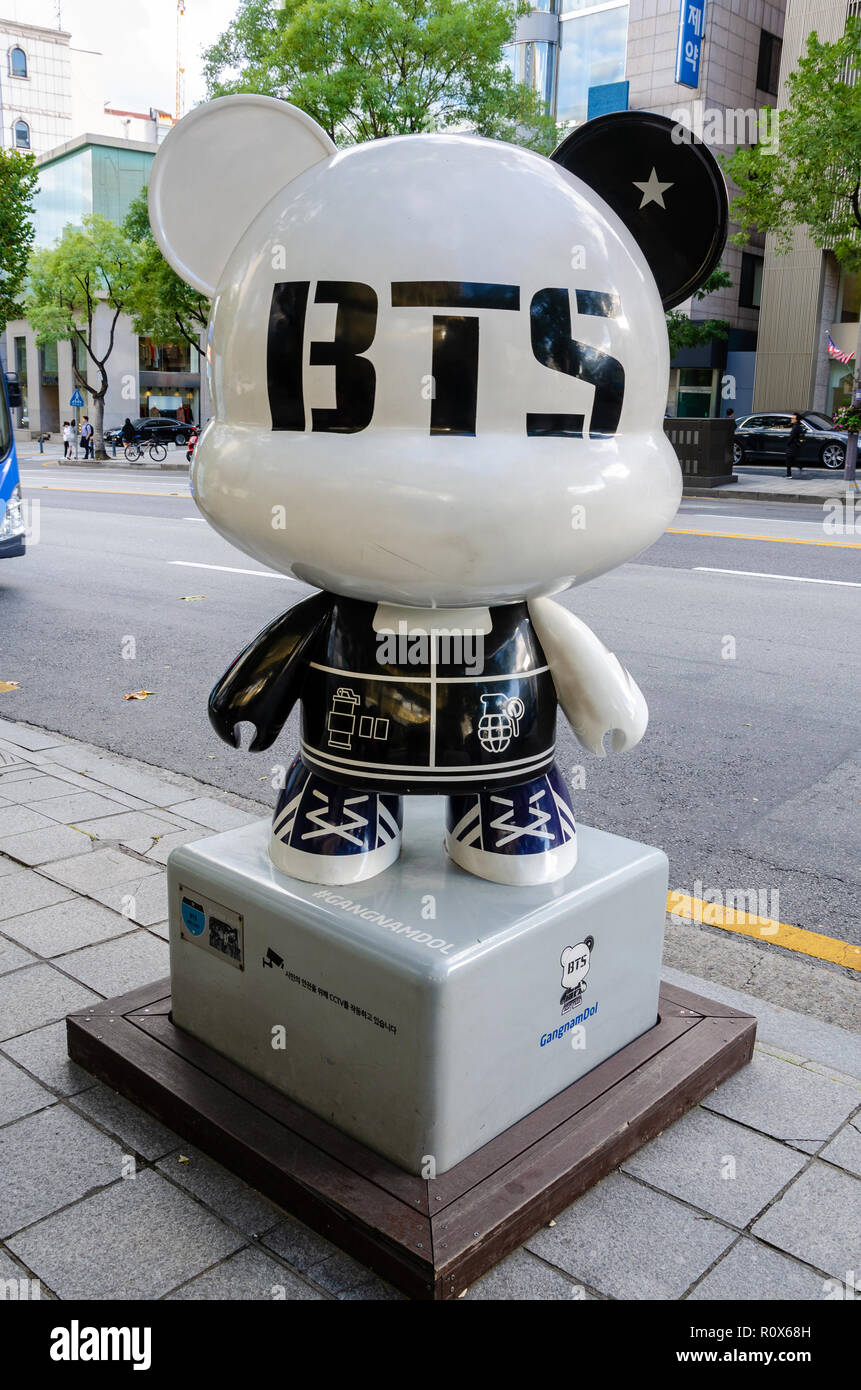 A GangnameDol on K*Star Road in Gangnam, Seoul, South Korea Stock Photo ...