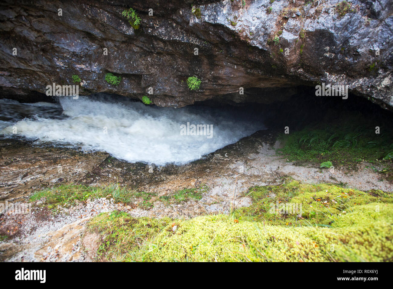 Scotland limestone caves uk hi-res stock photography and images - Alamy