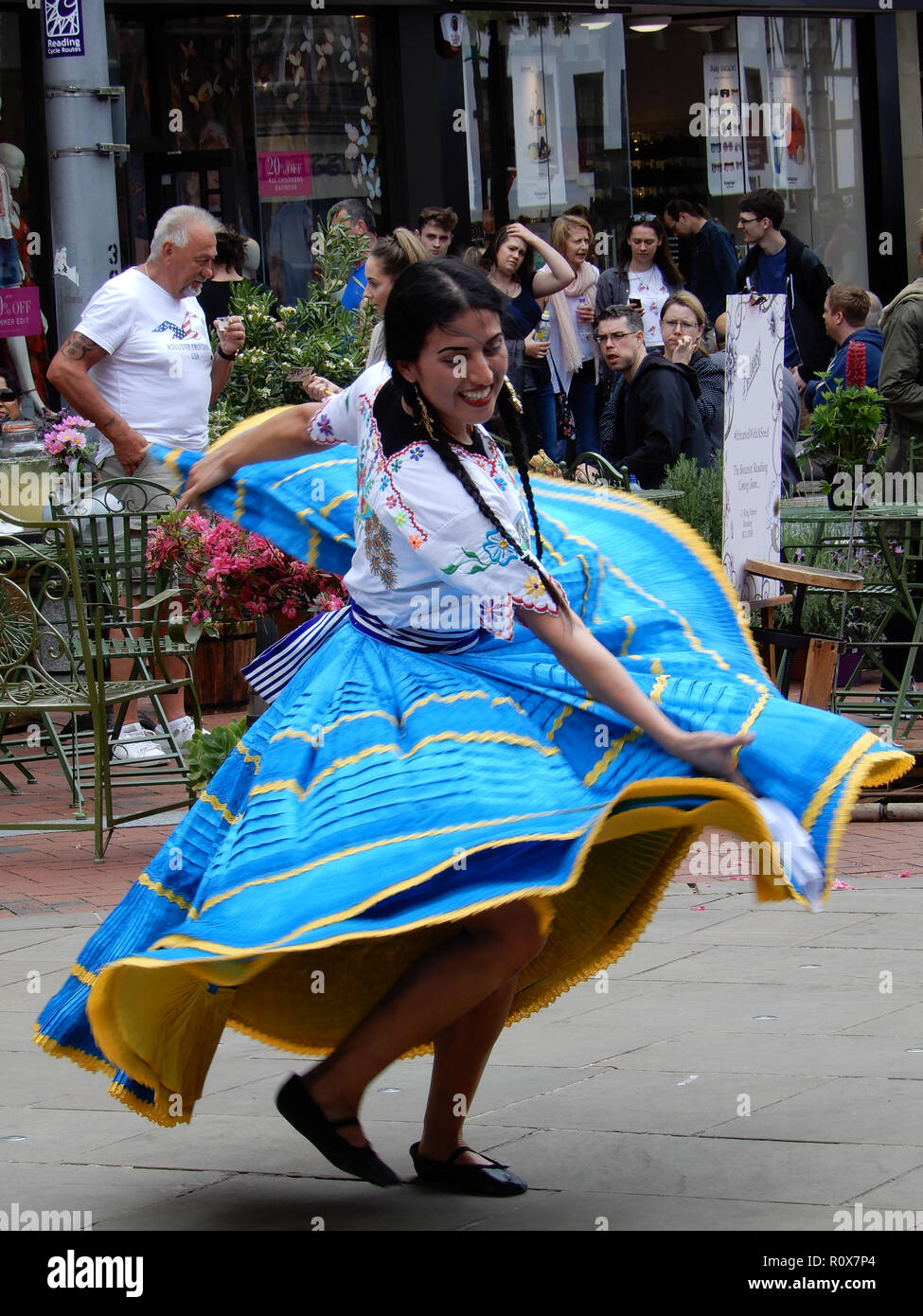 Andean dancer hi-res stock photography and images - Alamy
