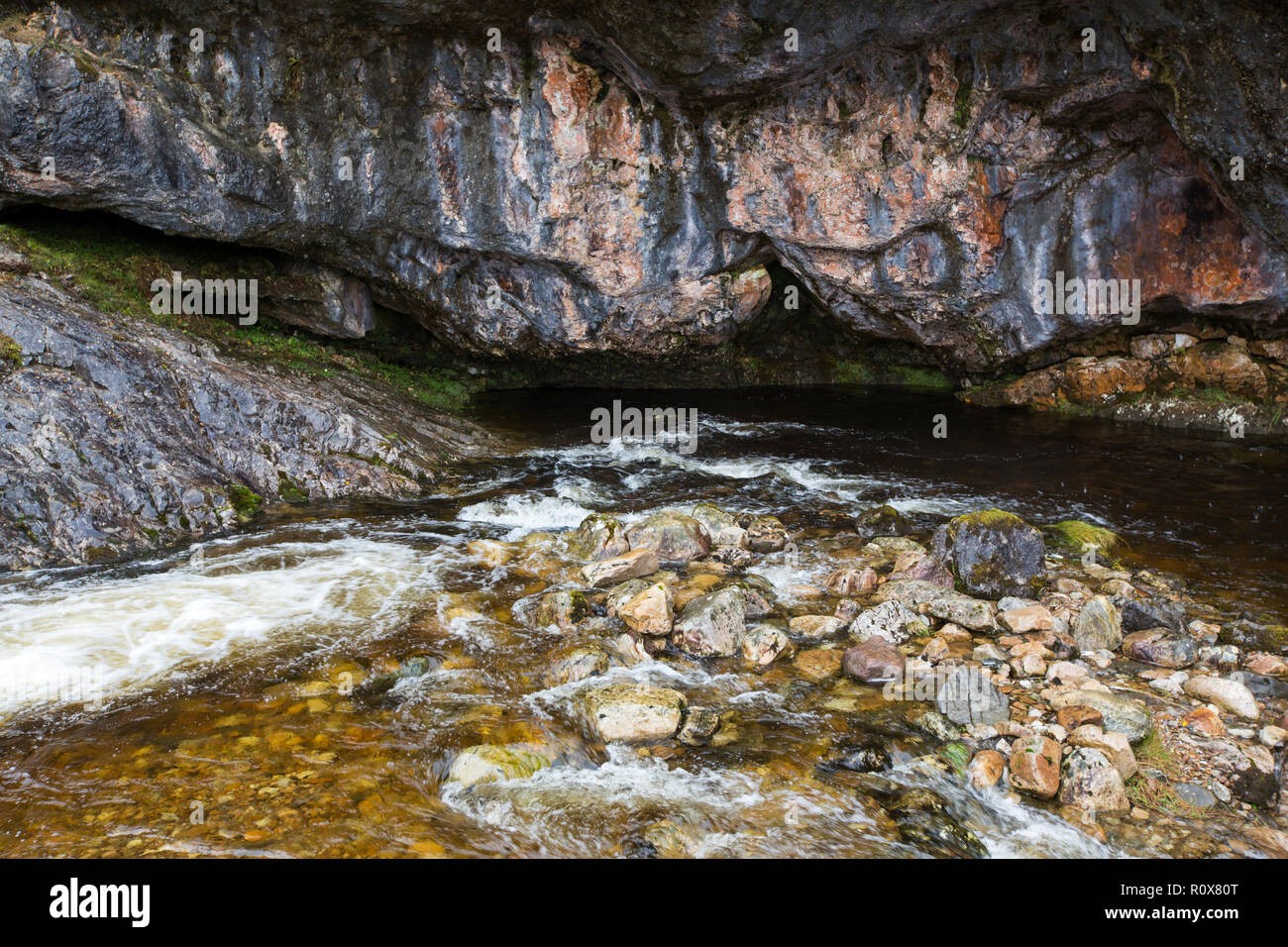 Scotland limestone caves uk hi-res stock photography and images - Alamy