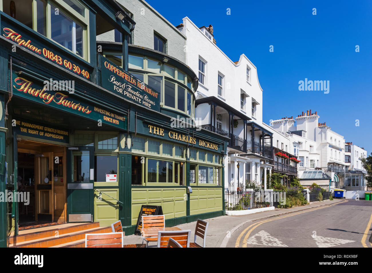 Charles dickens pub hi-res stock photography and images - Alamy