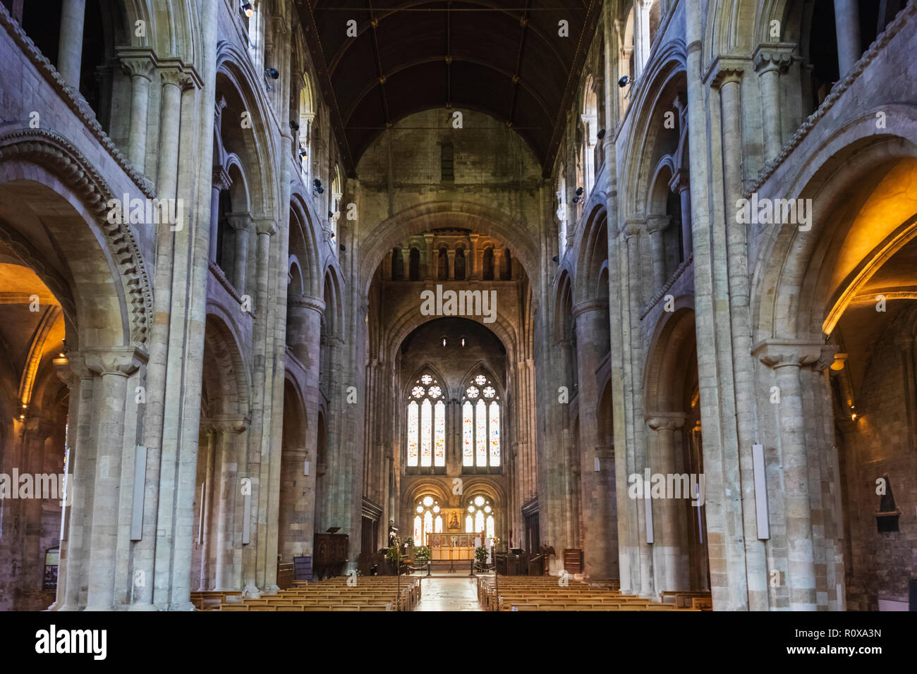 England, Hampshire, Romsey, Romsey Abbey, Interior View Stock Photo - Alamy
