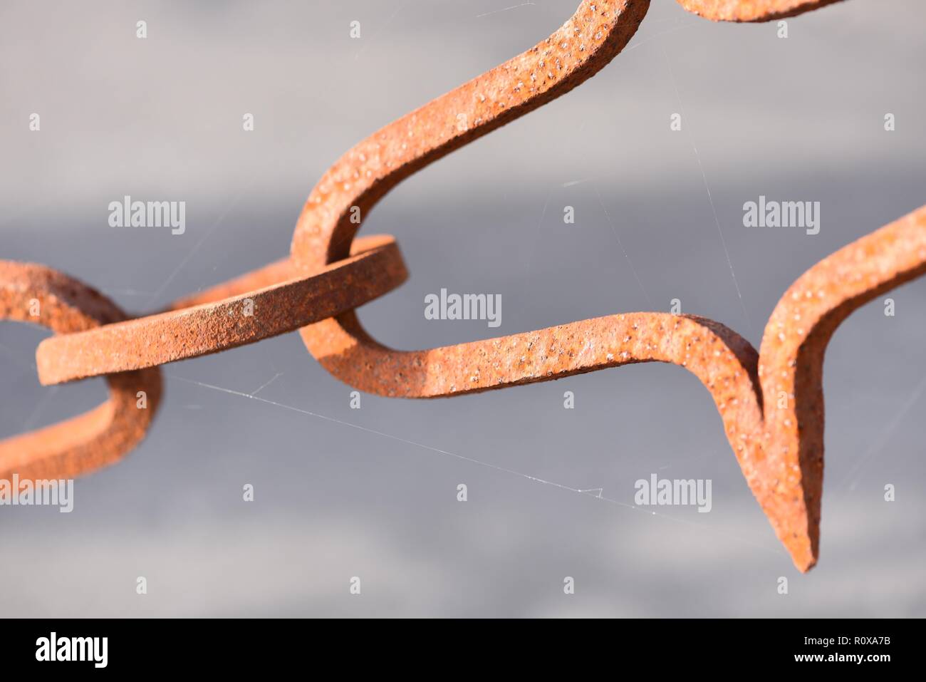 Steel chain linked together hi-res stock photography and images - Alamy