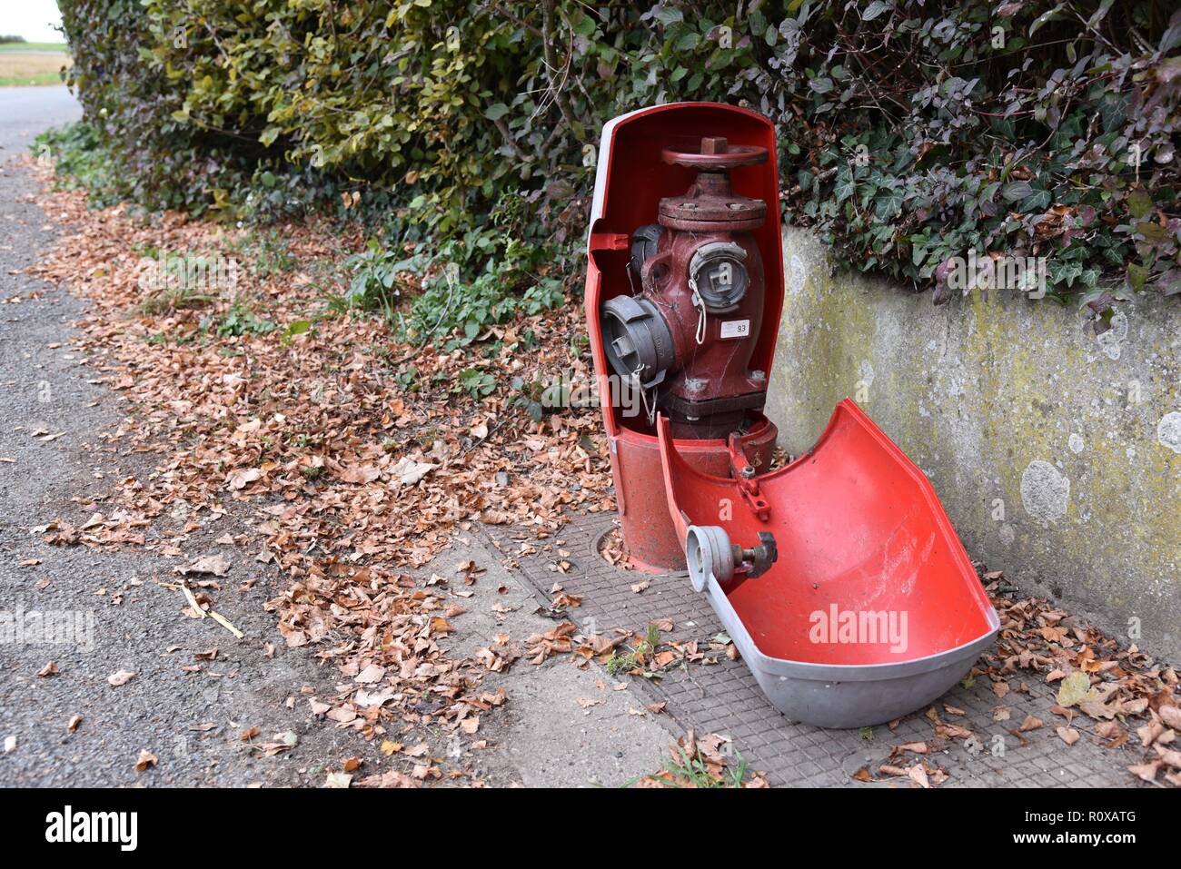 Fire hydrant: the inner workings of a French fire hydradrant Stock ...