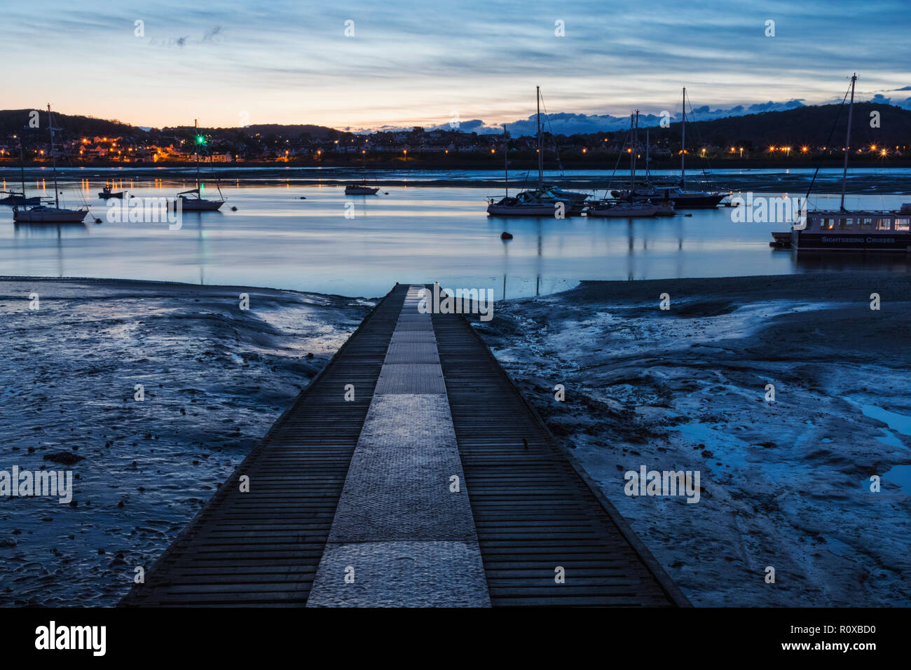 River slipway hi-res stock photography and images - Alamy