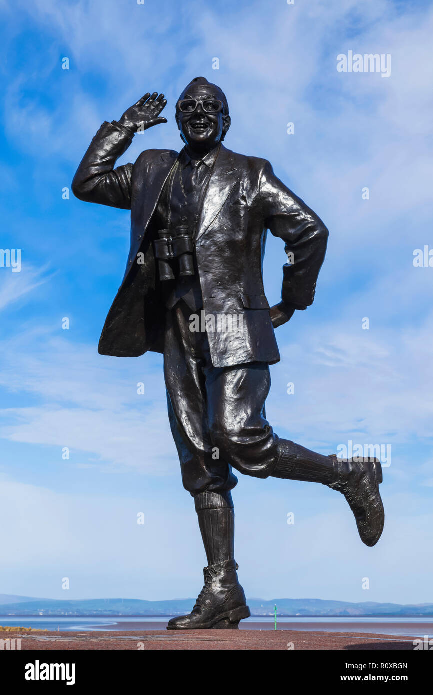 England, Lancanshire, Morecambe Bay, The Eric Morecambe Statue Stock ...