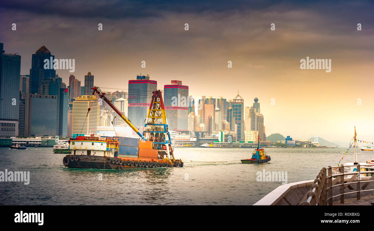 Tug circle hi-res stock photography and images - Alamy