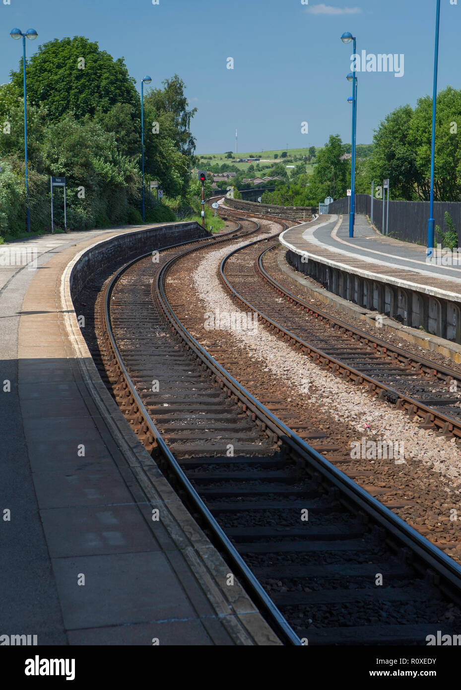 Curved railway line hi-res stock photography and images - Alamy