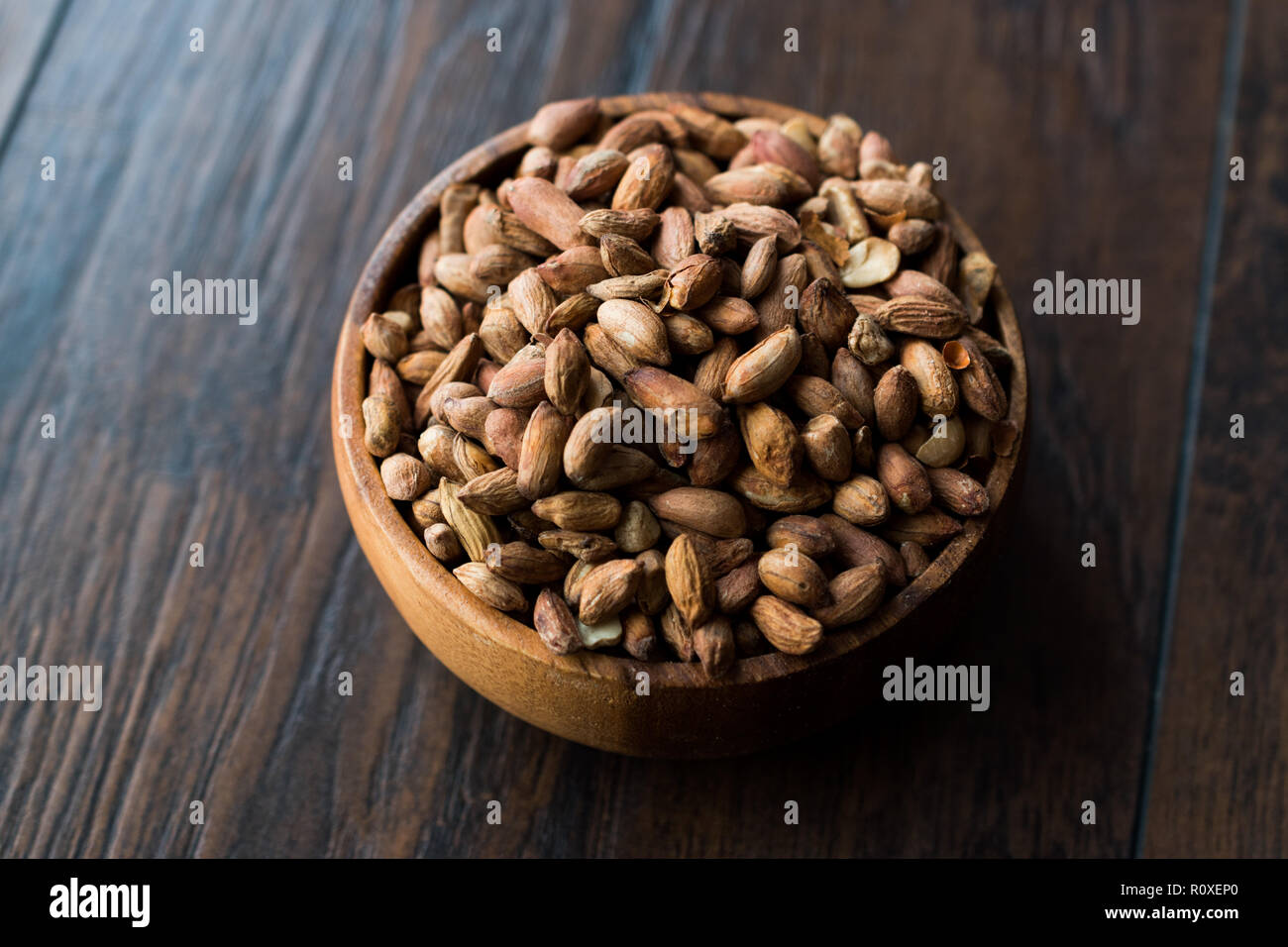 Peanuts with and without shell hi-res stock photography and images - Alamy