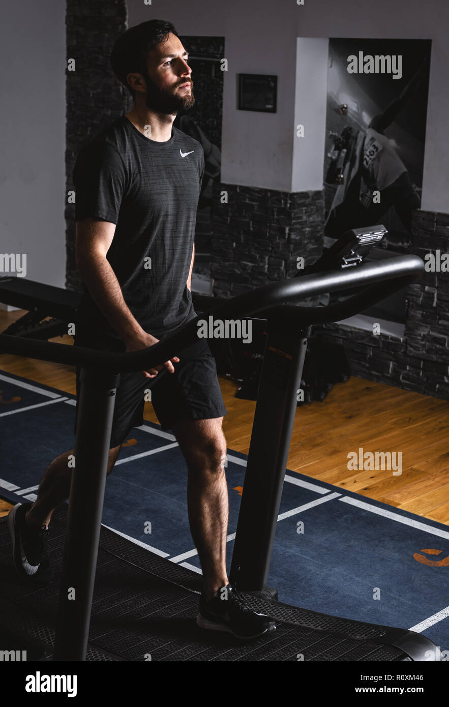 Male personal trainer timer hi-res stock photography and images - Alamy