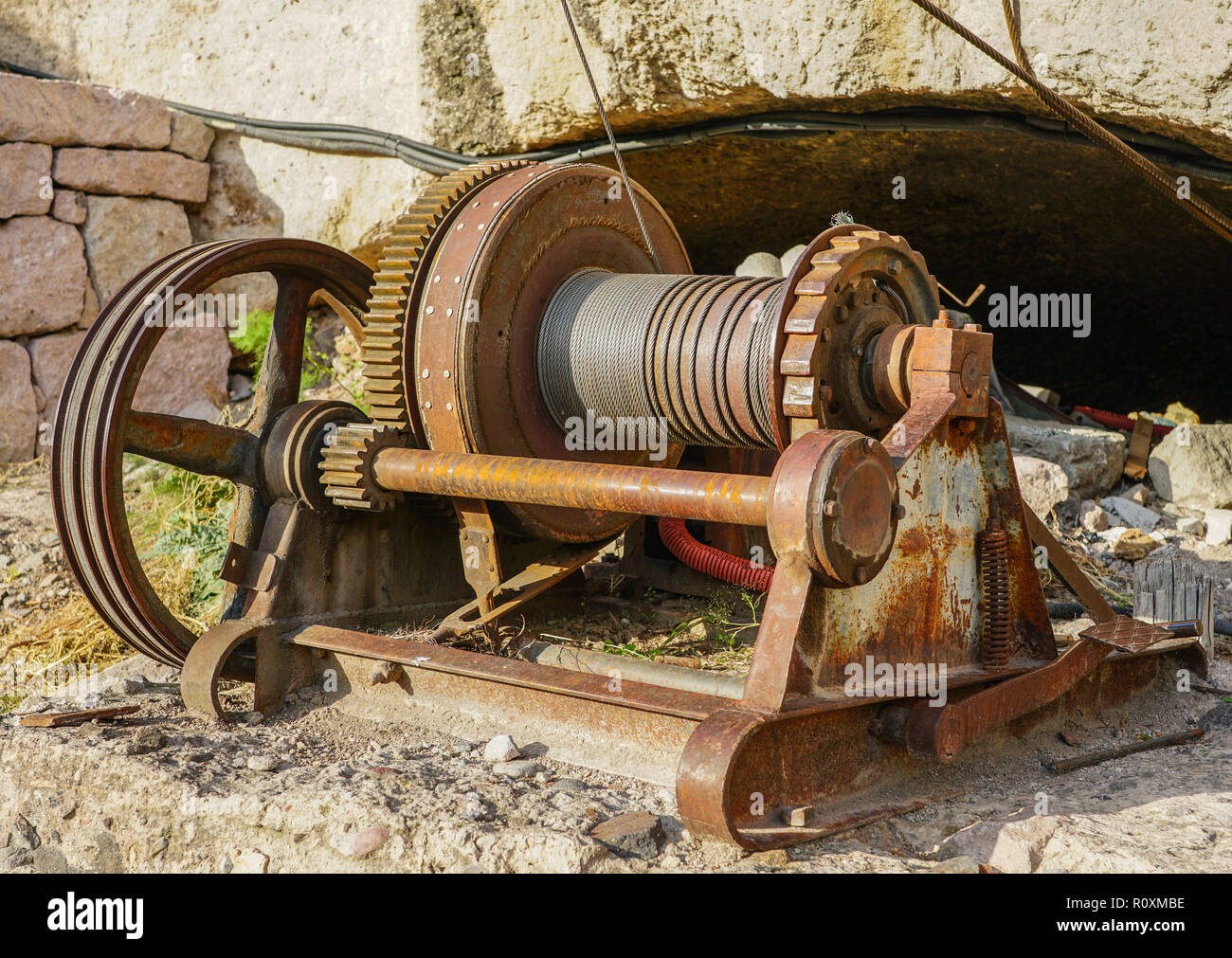 Belt drive hi-res stock photography and images - Alamy