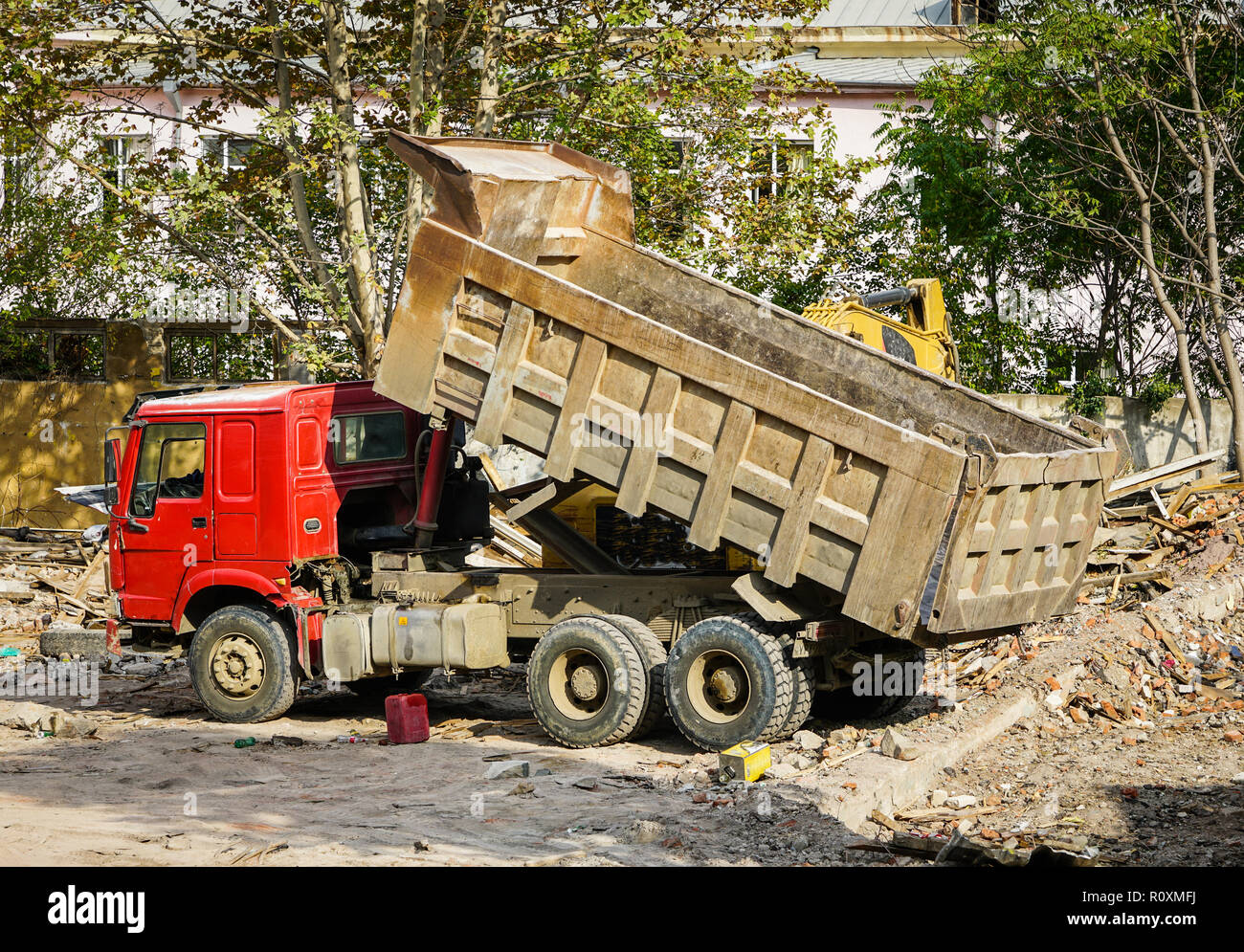 Tipper truck unloading hi-res stock photography and images - Alamy