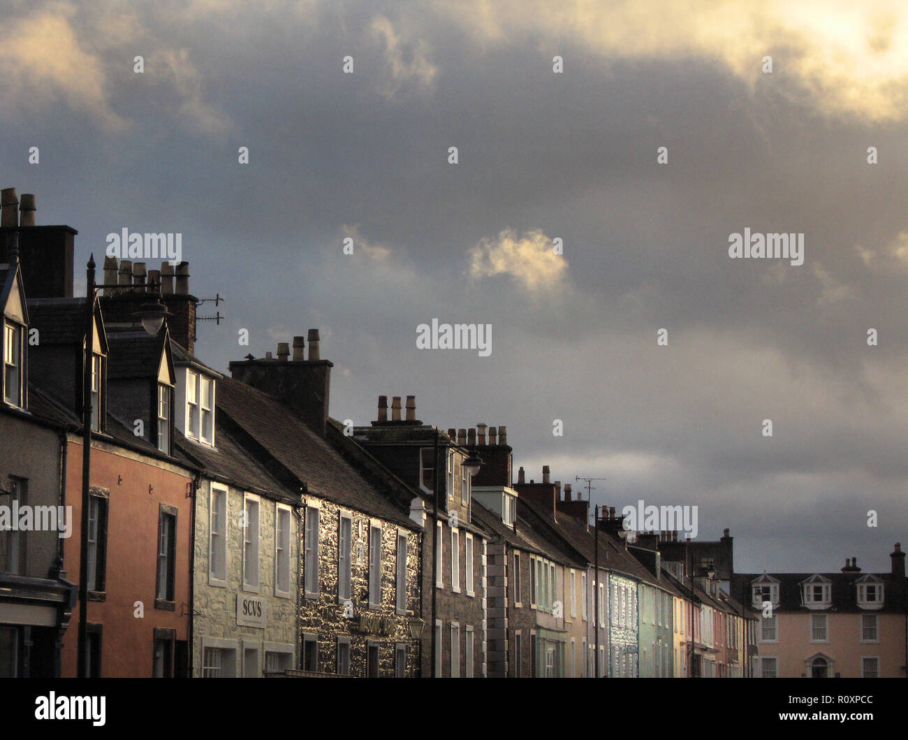 Scottish terrace houses hi-res stock photography and images - Alamy