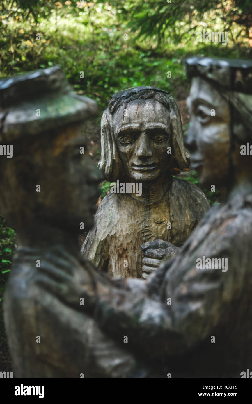 Scary statue hi-res stock photography and images - Alamy