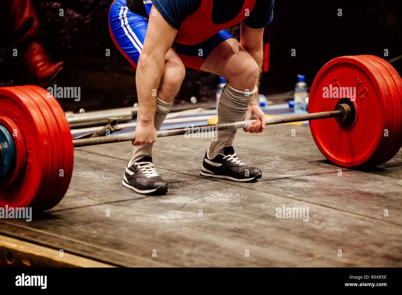 man powerlifter deadlift weight training exercise Stock Photo - Alamy