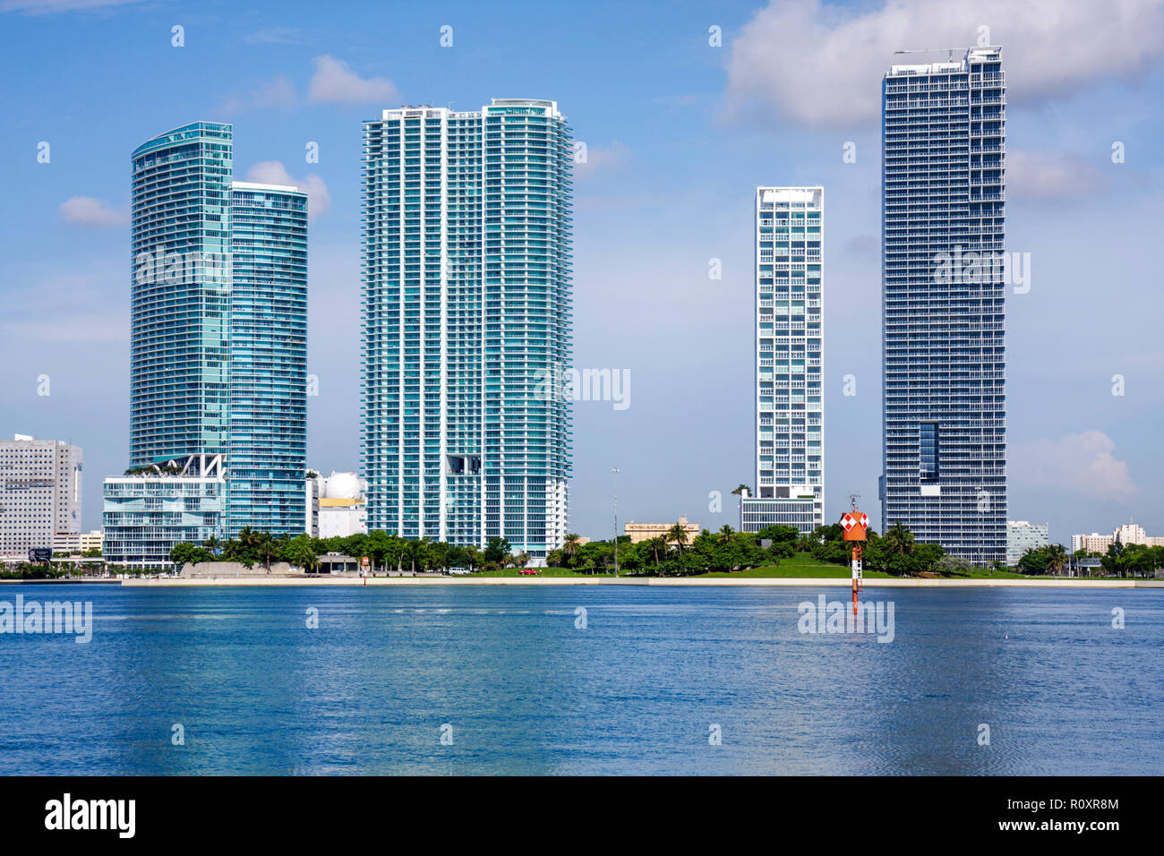 Modern government building hi-res stock photography and images - Alamy