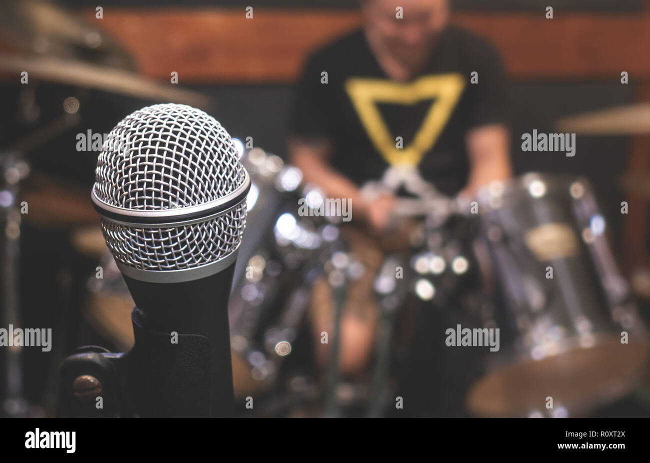 Dynamic Microphone in Music Studio rehearsal room Stock Photo - Alamy